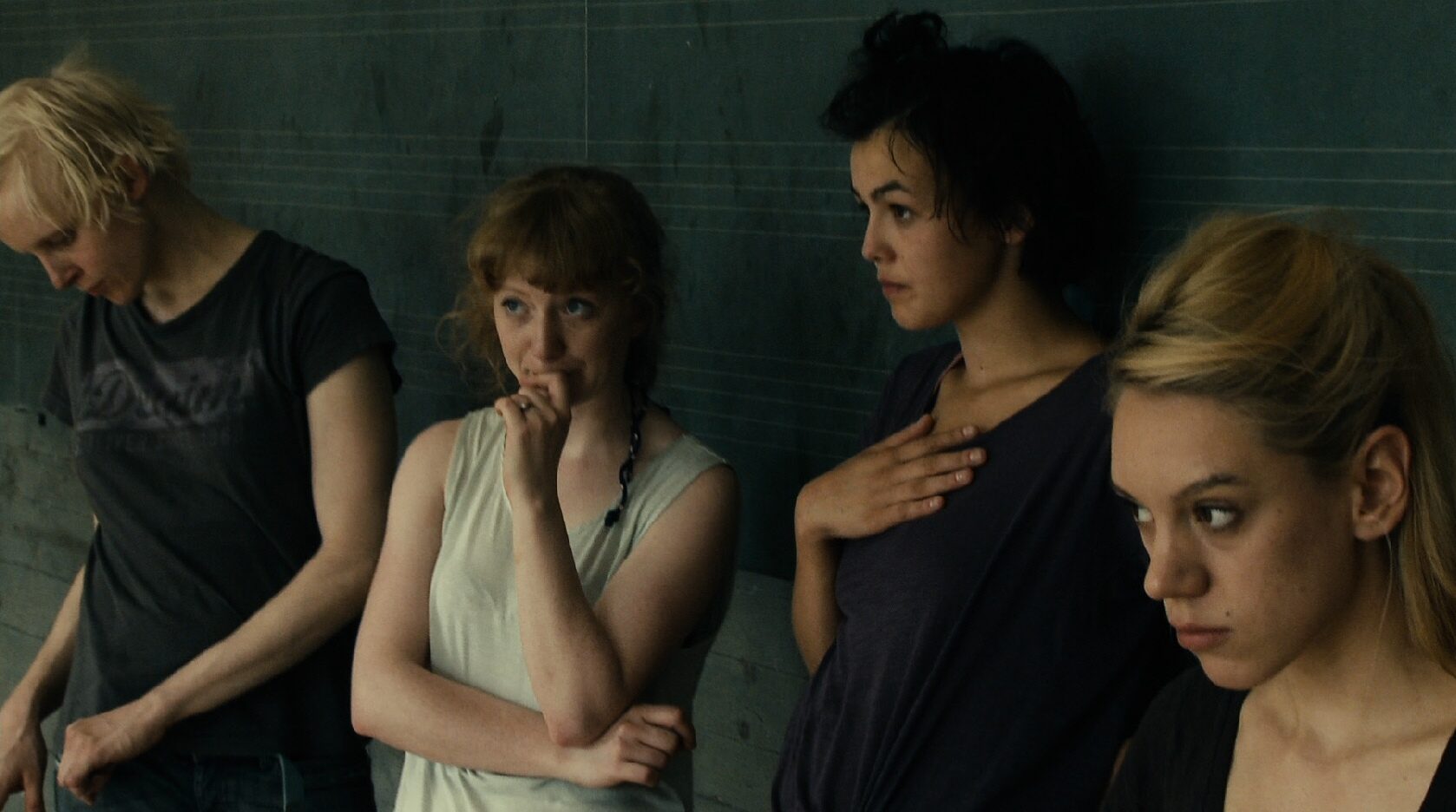 Unten Mitte Kinn - tittelbach.tv